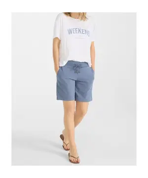 JUVIA Lettering Print T-shirt