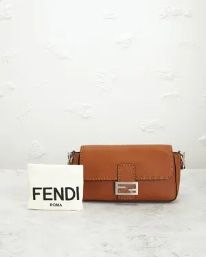 FWRD RENEW Fendi Baguette Shoulder Bag - Brown