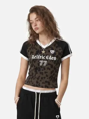 AELFRIC EDEN Leopard Print V-neck Cropped T-shirt With Raglan Sleeves