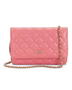 FWRD RENEW Chanel Caviar Classic Wallet On Chain