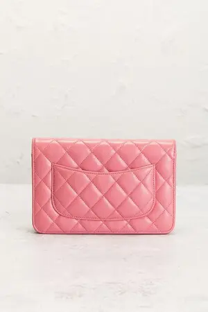 FWRD RENEW Chanel Caviar Classic Wallet On Chain - Pink