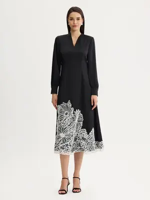 Misook Fit & Flare Lace Crepe De Chine Maxi Dress - Black/white