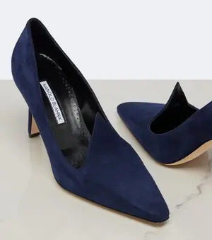 Manolo Blahnik Maldite Suede Pumps