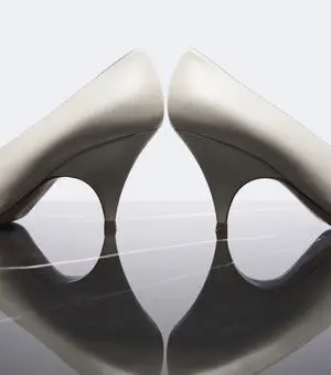 GIANVITO ROSSI Sofia Leather Pumps