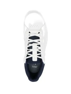 On The Roger Advantage Sneakers