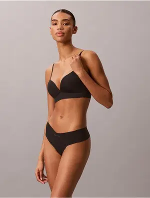 Calvin Klein Perfectly Fit Thong - Black
