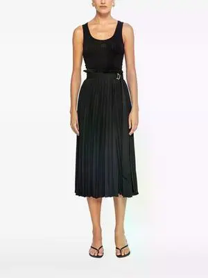 NISSA Logo Embroidered Stretch Top