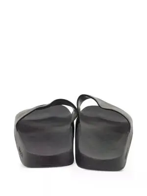 Gucci Gg Supreme Canvas Slides - Brown
