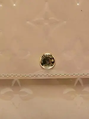 LOUIS VUITTON 2010 Sarah Wallet