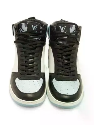 LOUIS VUITTON High-top Lace-up Sneakers