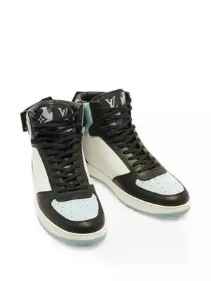 LOUIS VUITTON High-top Lace-up Sneakers