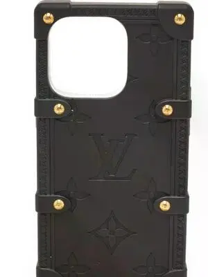 LOUIS VUITTON Re-trunk Monogram Chain Iphone 14 Pro Case