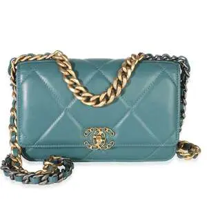 Chanel Dark Quilted Lambskin 19 Wallet On Chain - Green