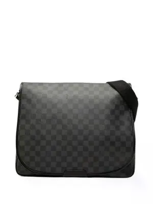 LOUIS VUITTON 2009 Damier Graphite Daniel Gm Crossbody Bag