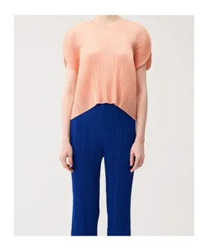 Issey Miyake Boxy-fit Cap Sleeve Top - Light Orange
