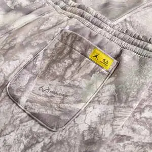 JORDAN Brooklyn Camo Open Hem Pant - White/bright Citron