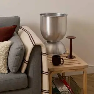 FERM LIVING Hourglass Pot Small, Brushed