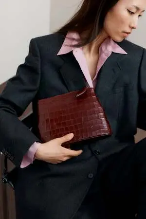 LIFFNER Zip Clutch Burgundy Croc