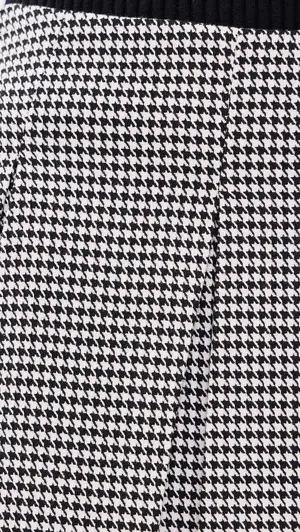 Alice + Olivia Emilie Pleated Mini Skirt In Houndstooth