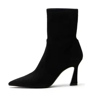 STUART WEITZMAN Vinnie Bootie 85