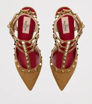 Valentino Garavani Suede Rockstud Pumps - Beige