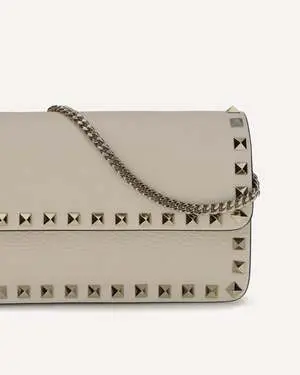 Valentino Garavani Rockstud Chain Wallet - Cream