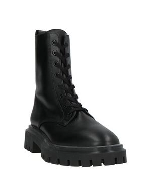 STUART WEITZMAN Calfskin Ankle Boots