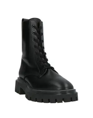 STUART WEITZMAN Calfskin Ankle Boots
