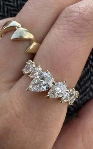 VICE VERSA 14k Yellow Bias Crescendo Ring