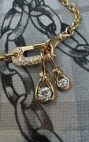 VICE VERSA 14k Yellow Mini Boa Charm