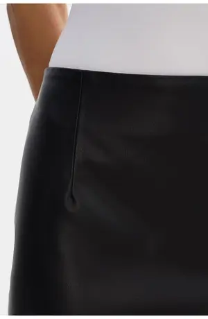 LAMARQUE Luciana | Faux Leather Pencil Skirt