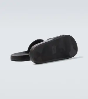 Valentino Garavani Vlogo Slides