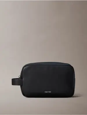 Calvin Klein Raised Logo Dopp Kit - Black