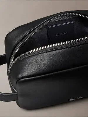 Calvin Klein Raised Logo Dopp Kit