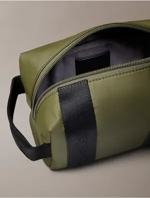 Calvin Klein Monologo Patch Dopp Kit