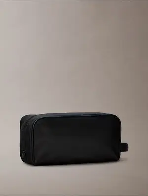Calvin Klein Raised Logo Dopp Kit