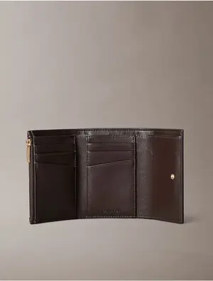 Calvin Klein Quilted Zip Wallet - Delicioso