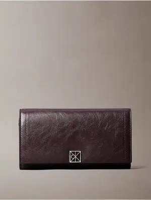 Calvin Klein Emblem Logo Bifold Wallet - Fudge