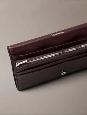 Calvin Klein Emblem Logo Bifold Wallet - Fudge