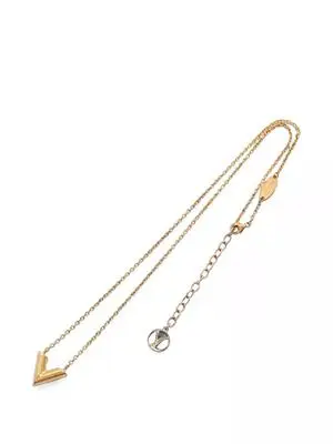 LOUIS VUITTON 2020 Plated Essential V Necklace Costume Necklace - Gold