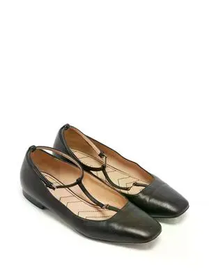 Gucci Leather T-strap Buckle Flat Pumps
