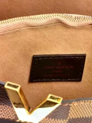 LOUIS VUITTON Damier Kensington Tote Bag