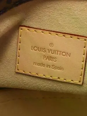 LOUIS VUITTON 2013 Monogram Artsy Mm Hobo Bag