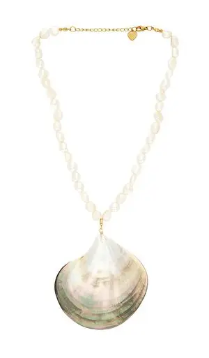 LOVERS AND FRIENDS Shell Pendant Necklace With Pearl Strand