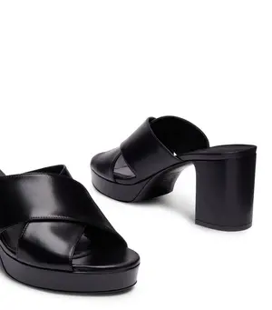 STUART WEITZMAN Dayna Platform Slide Sandal