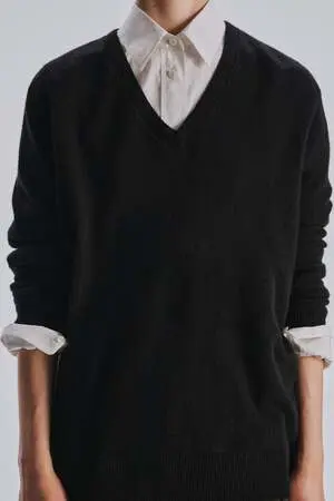 THE ROW Phora V-neck Cashmere Sweater - Black