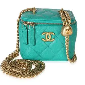 Chanel Quilted Caviar Sweetheart Vanity Case With Chain - Green