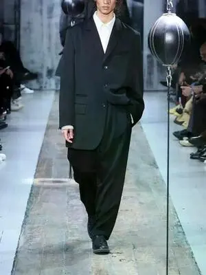 Yohji Yamamoto Pleated Tapered Trousers - Black