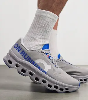 On Cloudmonster 1 Trainers