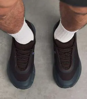 On Cloudsoma Hike Trainers